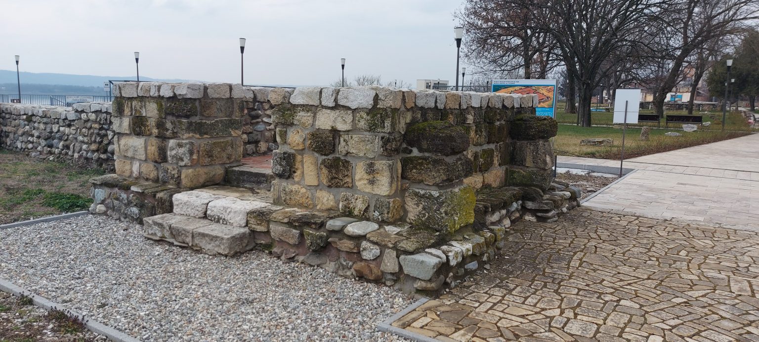 Castrul Roman Drobeta - Obiective turistice Drobeta Turnu Severin ...