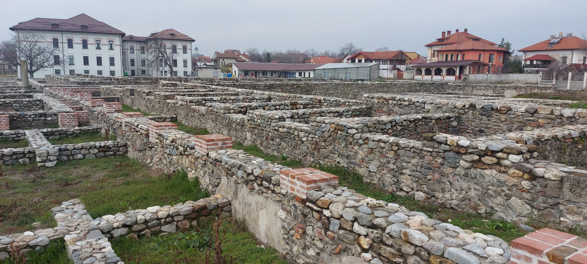 Castrul Roman Drobeta - Obiective turistice Drobeta Turnu Severin ...